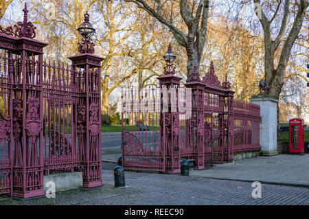 Queens Gate Hyde Park, London, England Stock Photo - Alamy