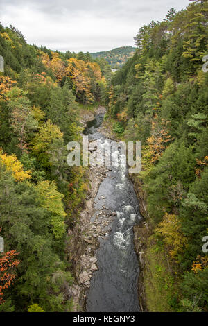 Quechee Gorge and River in Vermont during the winter Stock Photo - Alamy
