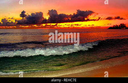 sunset on Seyshells island. Sea summer cloud sky Stock Photo - Alamy