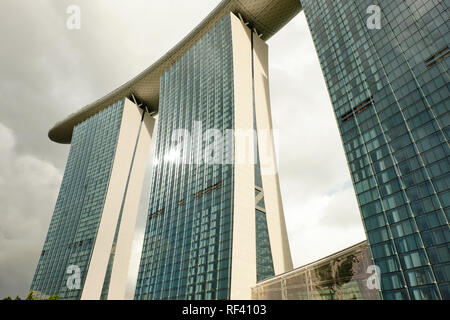 Close up of Marina Bay Sands hotel contemporary exterior wall Wind ...