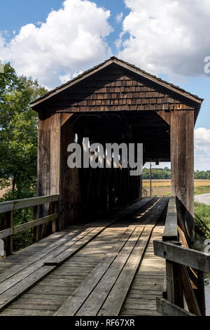 Old unused covered bridge Stock Photo - Alamy