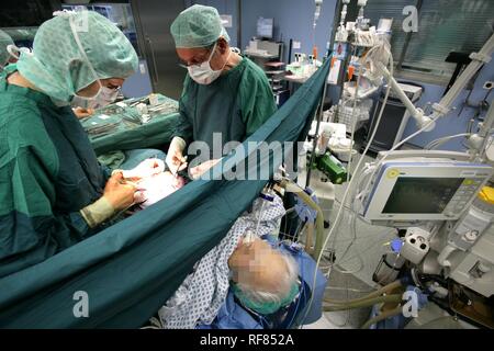 Colon operation, removal of tumour, Germany Stock Photo - Alamy