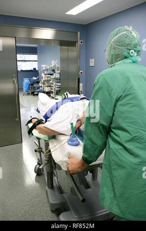 Patient is put under anaesthetic before operation, Germany Stock Photo ...