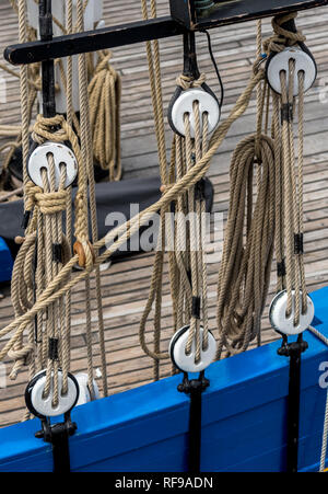 Mast and shrouds of sailing ship Stock Photo - Alamy