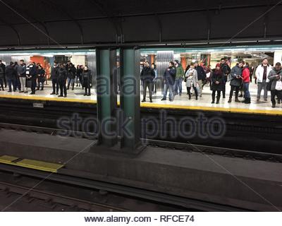 Crowded subway train during the evening rush hour at the 42nd Street ...