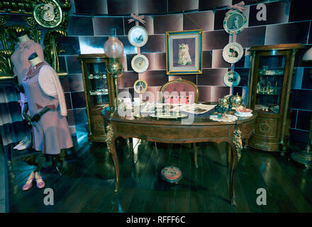 Professor Dolores Umbridge's office at the Harry Potter Studios at ...