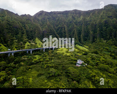 H3 freeway Oahu Hawaii Stock Photo - Alamy