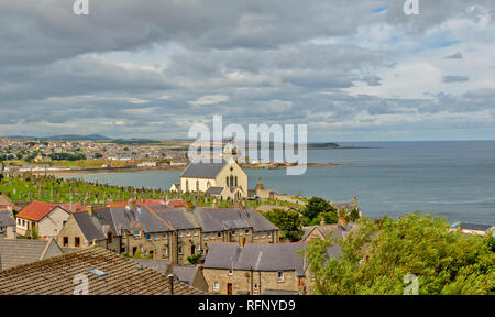 MACDUFF BANFSHIRE SCOTLAND VIEW OVER DOUNE CHURCH TOWARDS BANFF HARBOUR ...