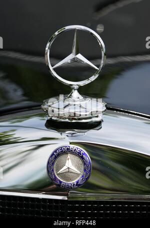 Radiator mascot Mercedes star. Radiator mascot Mercedes Benz Stock ...