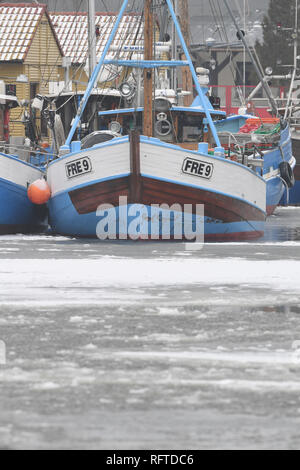 Freest, Germany. 26th Jan, 2019. In the harbour of Freest the fishing ...