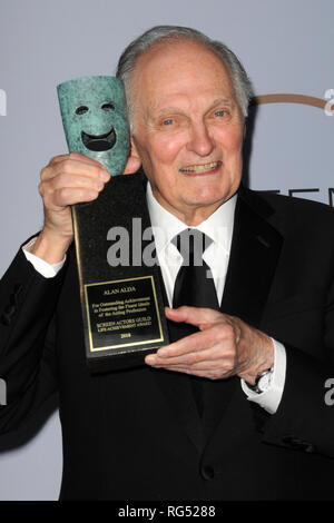 LOS ANGELES - JAN 27: Alan Alda at the 25th Annual Screen Actors Guild ...