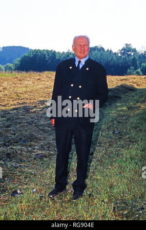 Unternehmer Claus Hipp in der Natur bei Pfaffenhofen, Deutschland 2005 ...