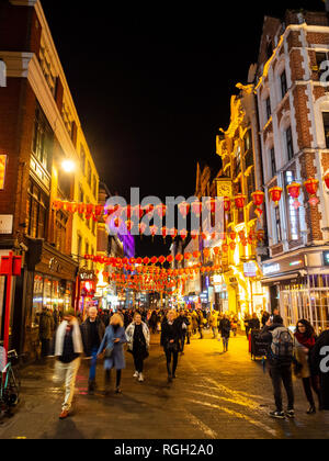 People shop Lunar New Year decorations at Chenghuang Temple market in ...