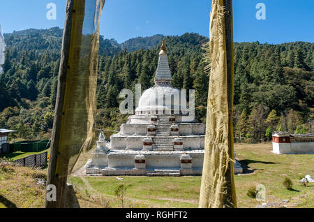 buddhist monument (chendebji chorten) in bhutan Stock Photo - Alamy