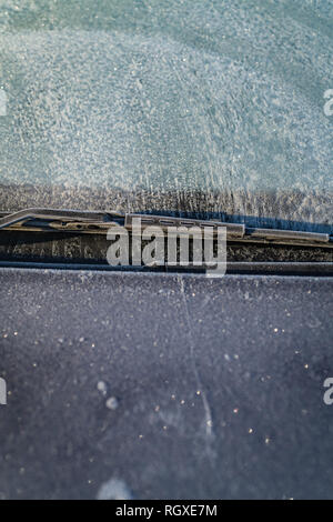 Heavily frosted car windscreen Stock Photo - Alamy