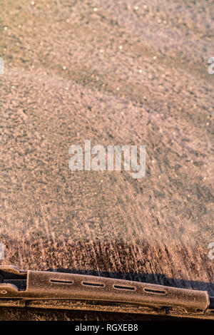 Heavily frosted car windscreen Stock Photo - Alamy