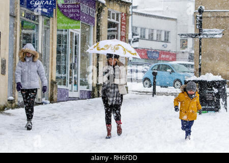 Chippenham, Wiltshire, UK. 1st February, 2019. Parents and children ...