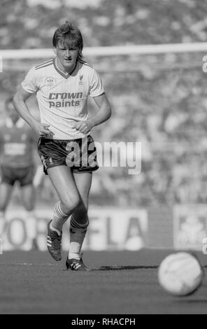 NIGEL SPACKMAN, LIVERPOOL FC, , 1987 Stock Photo - Alamy