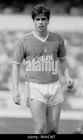 NEIL WEBB NOTTINGHAM FOREST FC 16 October 1985 Stock Photo - Alamy