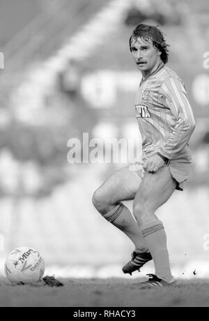 MICKEY GYNN, COVENTRY CITY FC, , 1985 Stock Photo - Alamy