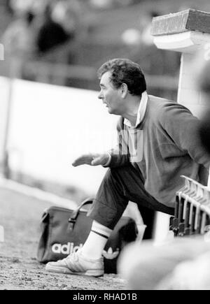 BRIAN CLOUGH NOTTINGHAM FOREST FC MANAGER 09 November 1992 Stock Photo ...