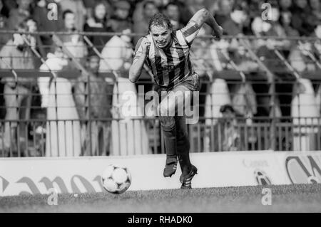 MEL STERLAND, SHEFFIELD WEDNESDAY FC, , 1985 Stock Photo - Alamy