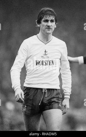 MARK FALCO TOTTENHAM HOTSPUR FC 16 October 1985 Stock Photo - Alamy