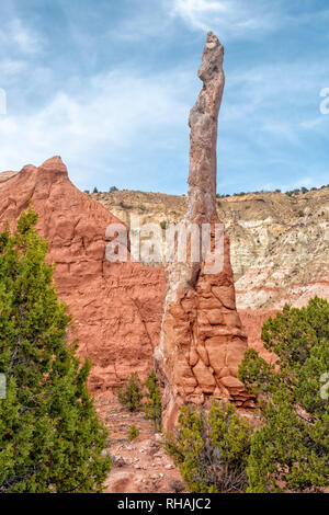 USA Utah State park colored sandstone rocks rock towers rock pillars ...