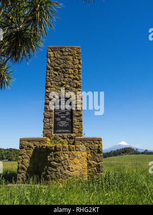 War Memorial Cairn at Turuturu Mokai battlefield, with Taranaki ...