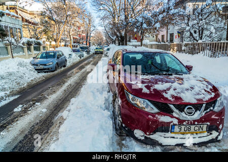 BUCHAREST, ROMANIA - JANUARY 12, 2017: People Enjoying Sunny Winter Day ...