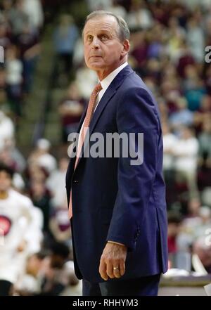 Tennessee coach Rick Barnes on the sidelines against Arkansas during an ...