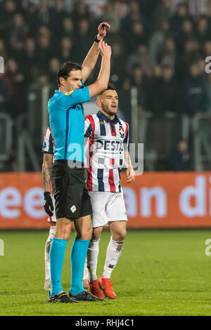 TILBURG - Referee Richard Martens during the Dutch Eredivisie match ...