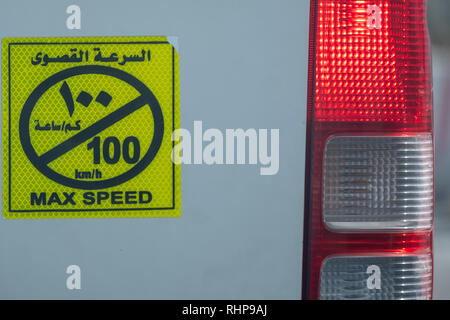 Speed limit 100 km / h on the motorway bridge near Düsseldorf Stock ...
