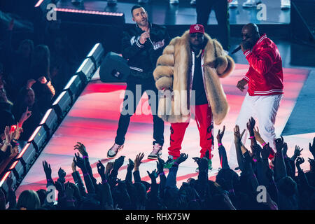 The Maroon 5 halftime show performance with Big Boi during Super Bowl ...