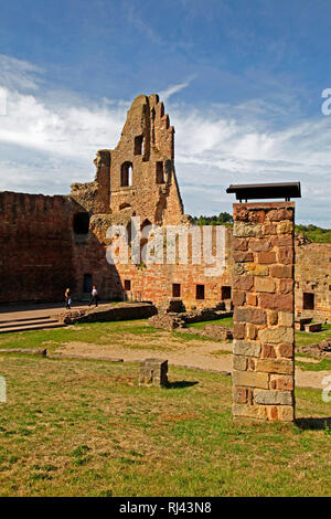 Deutschland, Rheinland-Pfalz - Neuleiningen, Burg Neuleiningen Stock ...