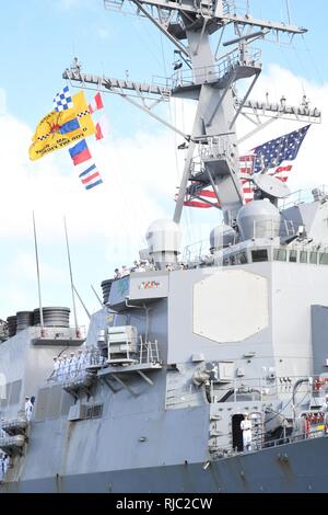 USS Decatur (DDG-31) underway in 1972 Stock Photo - Alamy
