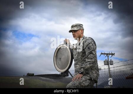 Soldiers with the U.S. Army Forces (ARFOR) and the Forcas de Defesa de ...