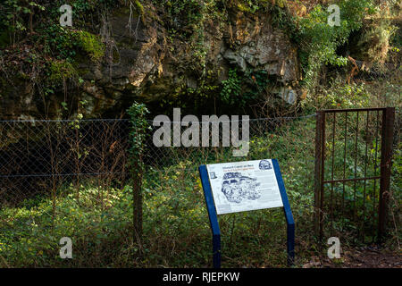 Irish mining. Ancient copper mines mine Ireland. Ross island copper ...