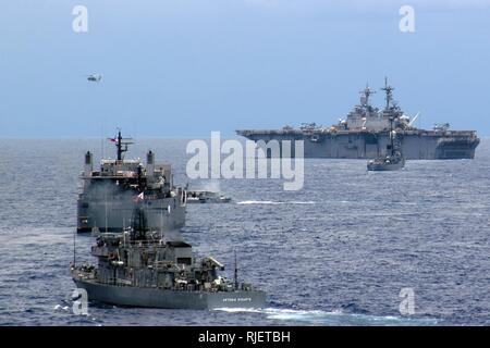 Philippine Navy LC-551 at Balikatan 2010-1 Stock Photo - Alamy