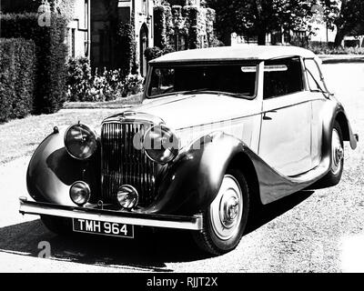 A photograph of an SS Jaguar 100 a British 2-seat sports car built ...