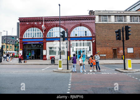 LAMBETH NORTH UNDERGROUND STATION IN LONDON UK Stock Photo: 92220601 ...