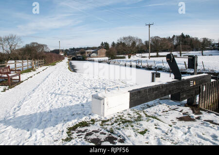 Wheelton Top Lock on the Leeds & Liverpool Canal, near Chorley Stock ...