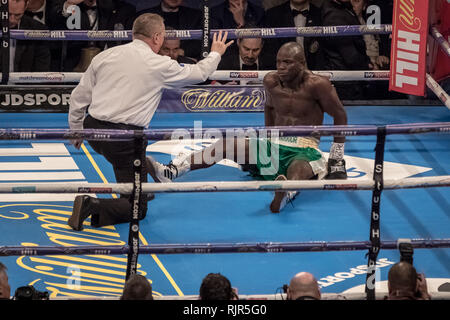 Felix Cash vs. Rasheed Abolaji at The O2 arena Stock Photo - Alamy