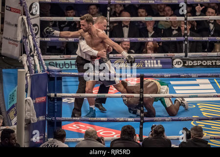 Felix Cash vs. Rasheed Abolaji at The O2 arena Stock Photo - Alamy