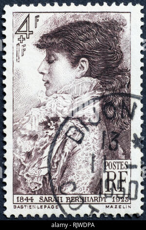 Portrait of Actress Sarah Bernhardt - Vintage Cigarette Card, Victorian ...