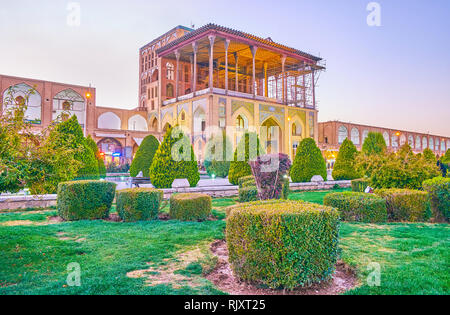 Ali Qapu, Maidan-i Shah, Isfahan, Iran Stock Photo - Alamy