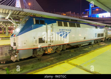 Amtrak General Electric Genesis Diesel Locomotive Stock Photo - Alamy