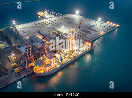 Noble Globetrotter 2, drill ship.With this ship they will seek oil in ...