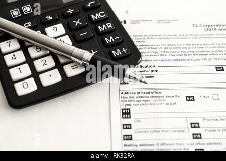 Canadian Corporate Tax T2 return form to calculate company tax Stock ...
