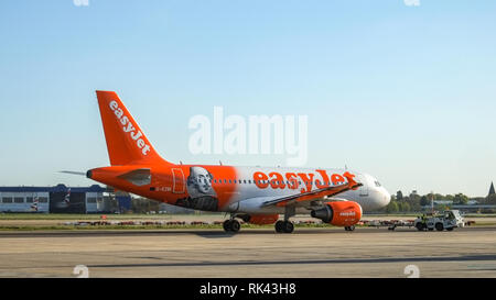 Easyjet plane preparing for take off at London Gatwick airport, Surrey ...
